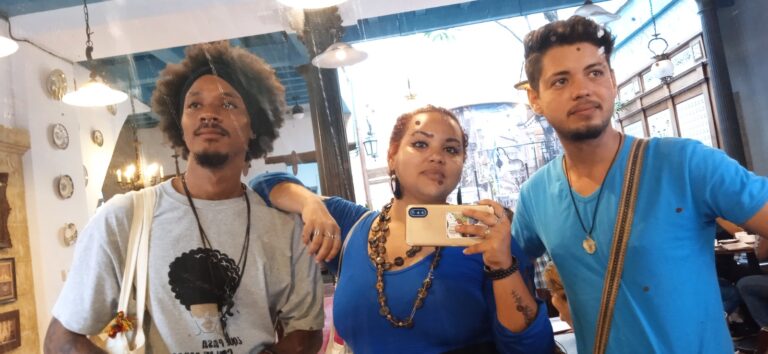 ¿Cuánto mide Ozuna?